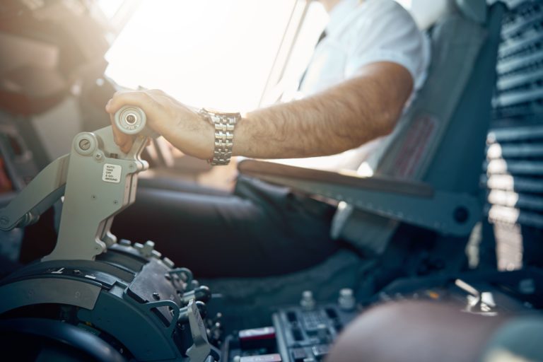 EMBR3 (ações Embraer): valor, dividendos e mais - Clube do Valor