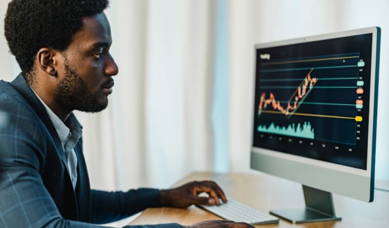 StatusInvest: plataforma que ajuda você a investir com segurança